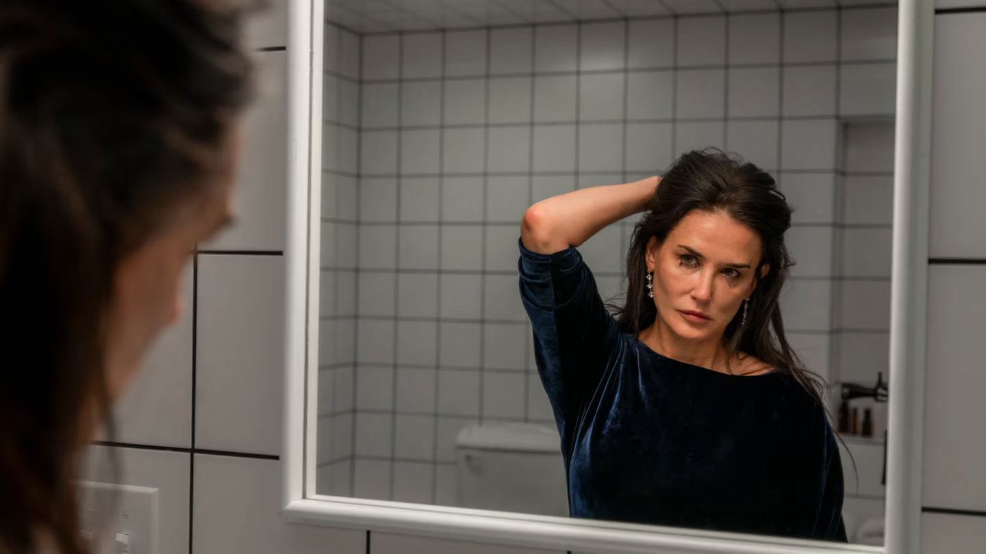 نقد و بررسی فیلم ماده (The Substance)